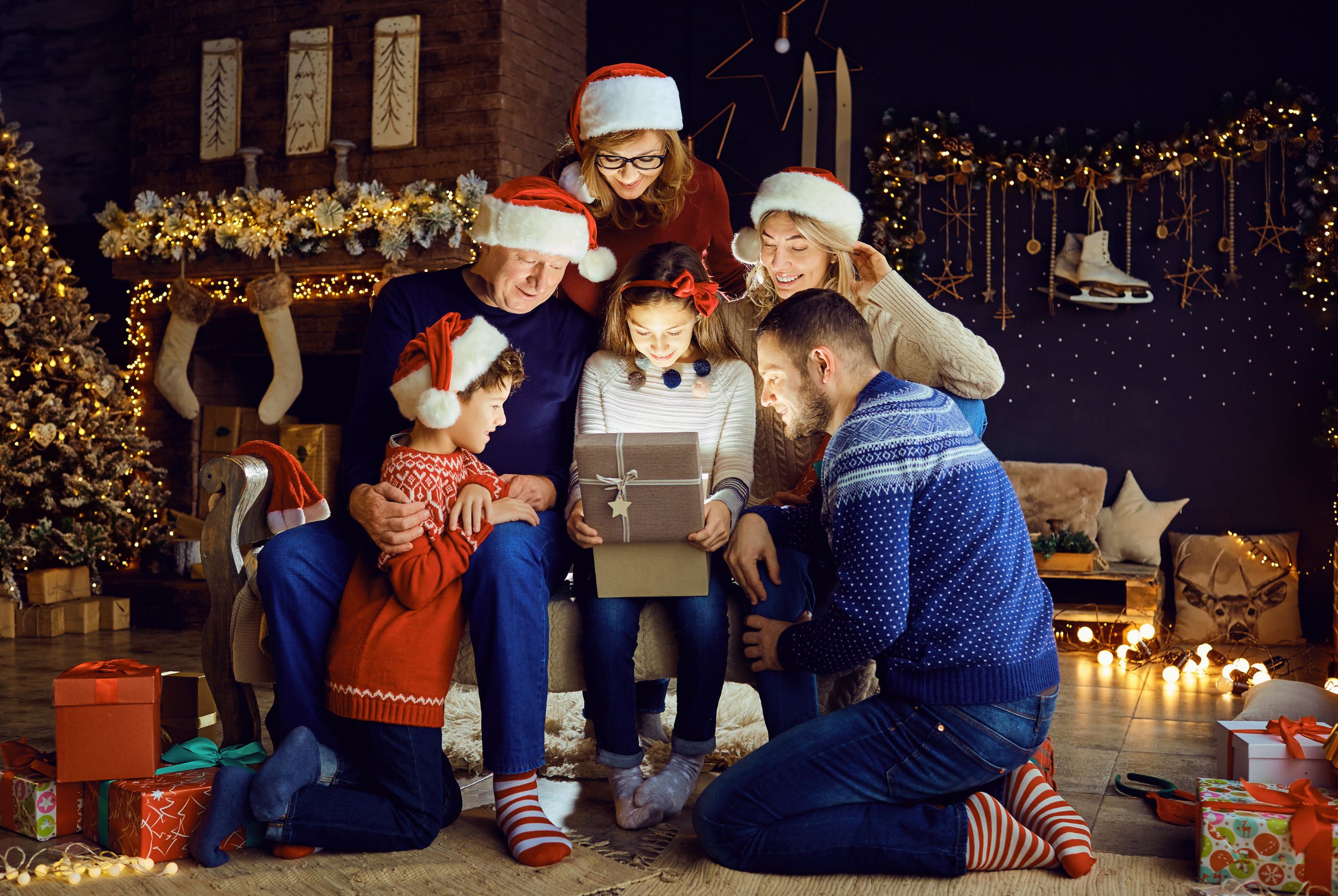USA’s Holiday Shopping Scene: Top 3 Game-Changing Trends